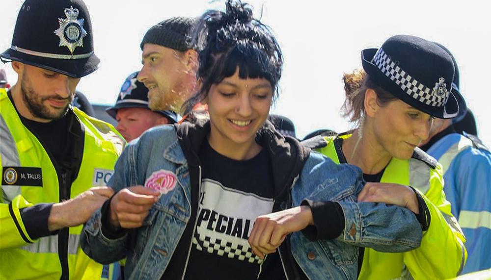 Música | Un mensaje para ti, de Saffiyah Khan y los Specials - El Salto ...