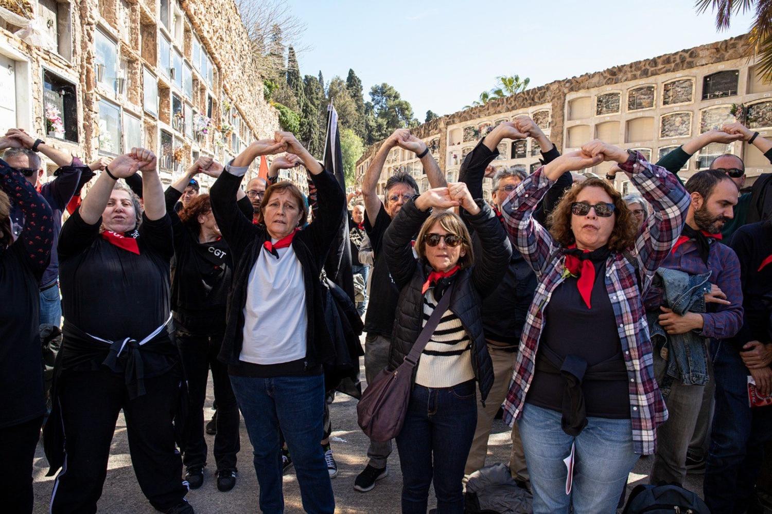 Más de 200 personas conmemoran el centenario de la muerte de Salvador ...