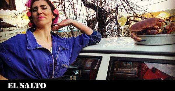 Laura Villaverde: “A xente segue a Chola porque racha cos canons ...