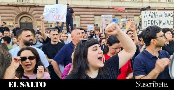 La “Revolución de los Flamencos”: Albania se rebela contra el proyecto ...